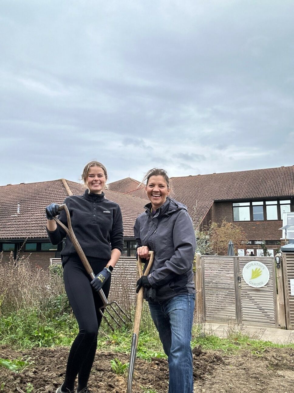 A day of digging in – volunteering day at Horatio’s Garden Stoke ...